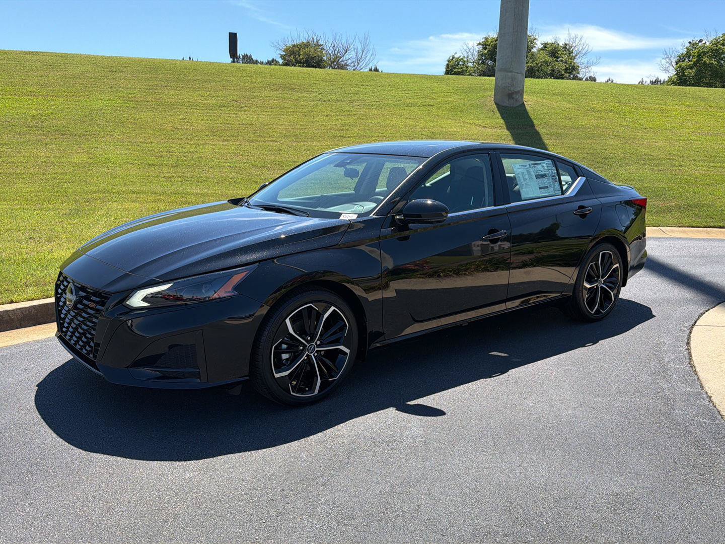 2026 Nissan Altima 2.5 SR for Sale - Kelley Blue Book