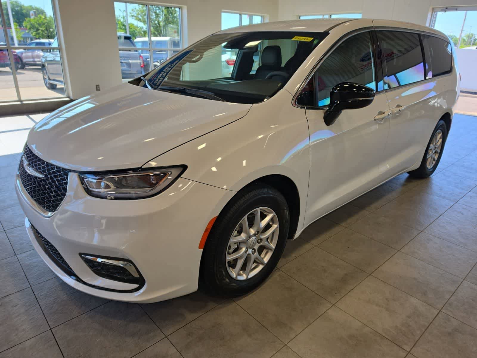 Used 2026 Chrysler Van / Minivans for Sale - Kelley Blue Book